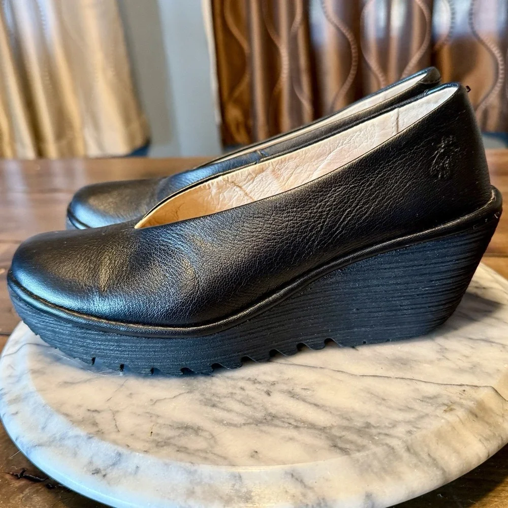 Fly London | Shoes | Fly London Women Sz 8 Eu 38 Yaz Leather Wedge Slip ...